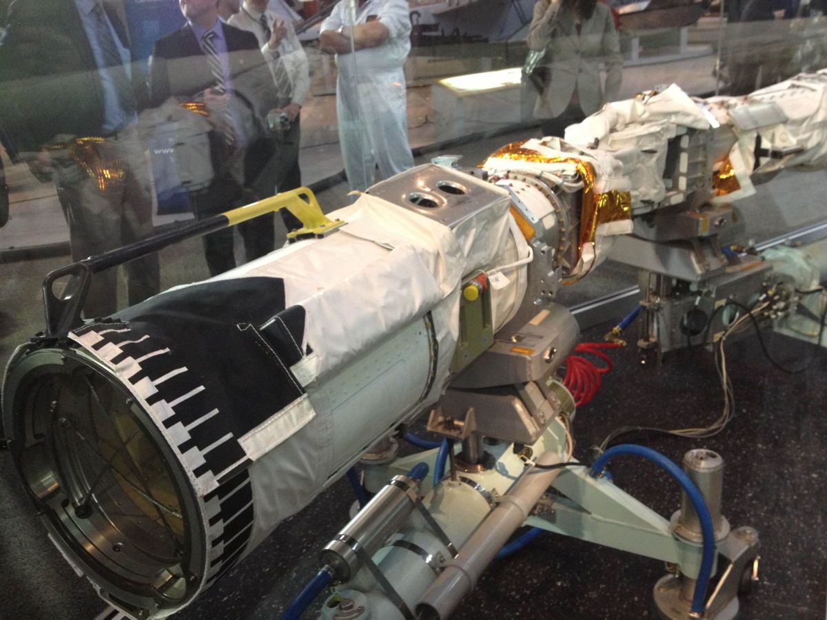 Space Shuttle's Robotic Arm Goes on Display at Canadian Museum | Space