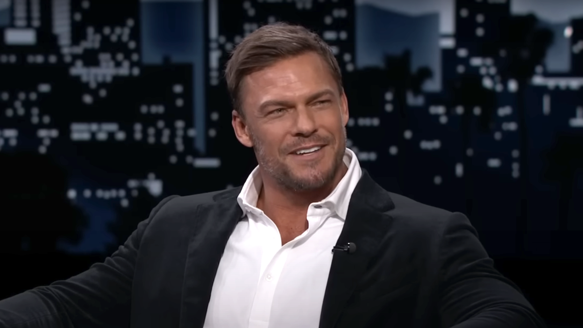 Fans Of Reacher Star Alan Ritchson Are Just Now Realizing He Was On ...