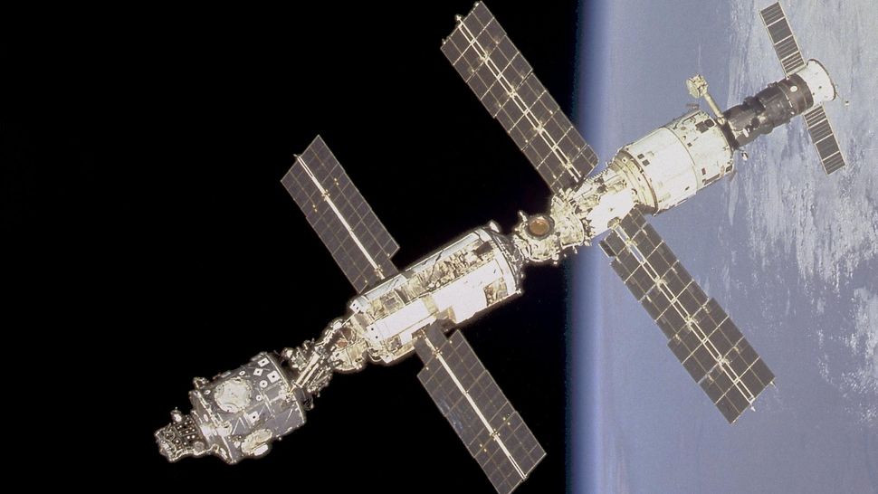 NASA warns of potential 'catastrophic failure' on leaking ISS — but ...