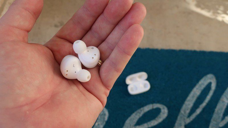 AmazonBasics Ultra-Light True Wireless Earbuds review: $40 is still too ...