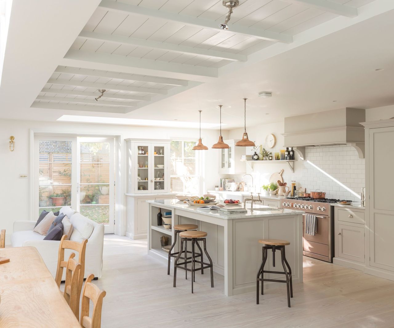 5 things interior designers instantly notice in a kitchen | Homes and ...