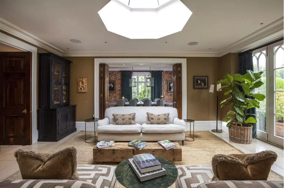 A stunningly beautiful country house in Hampshire that you won't ...