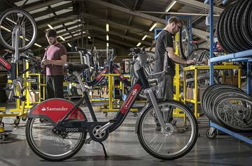 London's new Santander Cycles hire bike: smaller wheels, better brakes ...