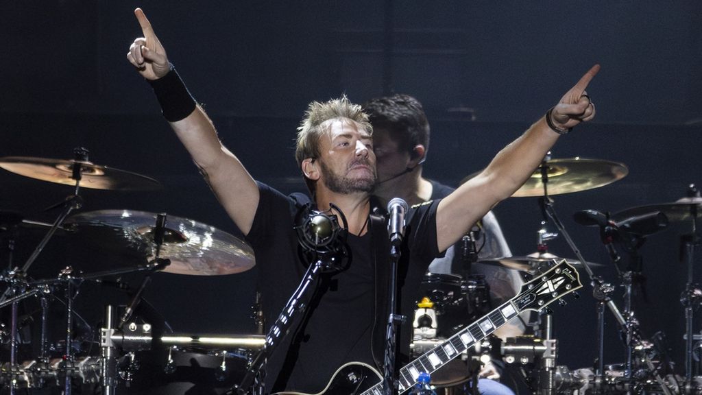 Watch Chad Kroeger perform Enter Sandman for Sammy Hagar | Louder