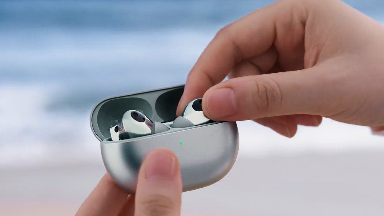 Huawei's latest earbuds continually analyse your ears for an optimised ...