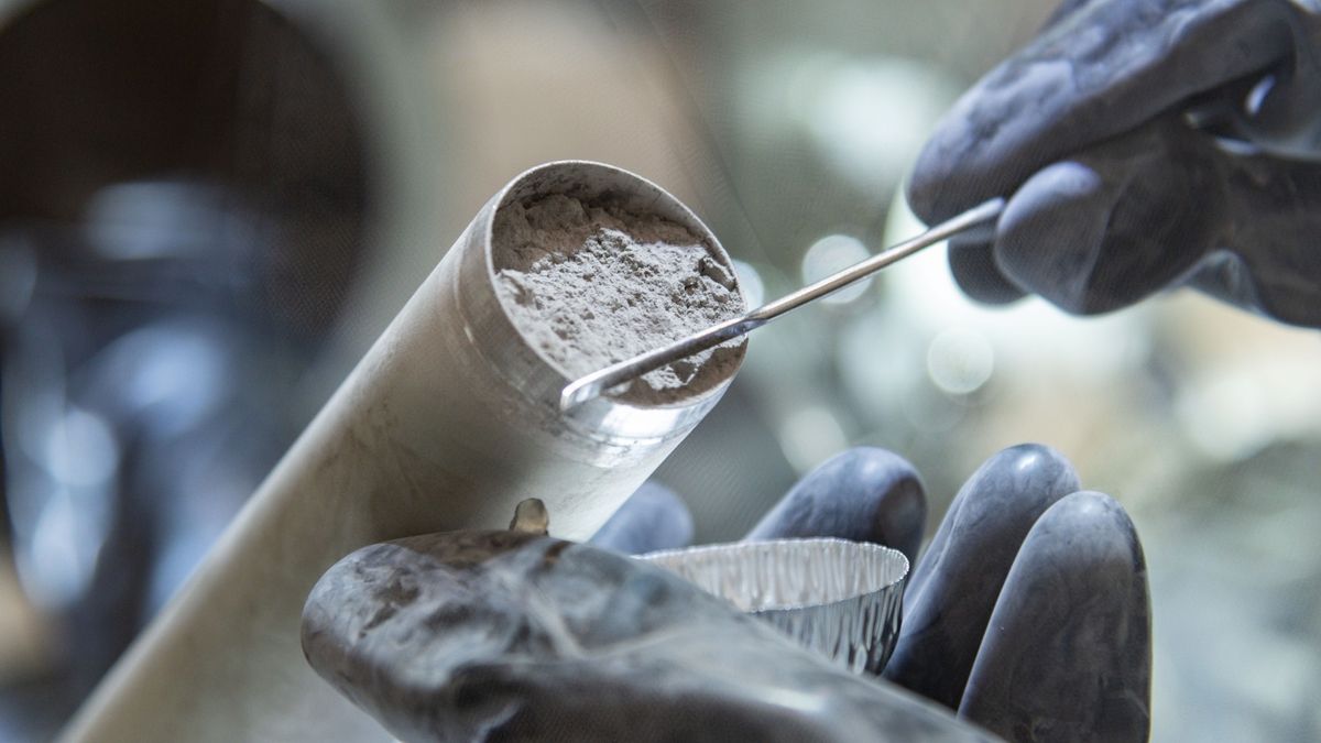 NASA finally opened 50-year-old Apollo moon rock sample as agency eyes ...