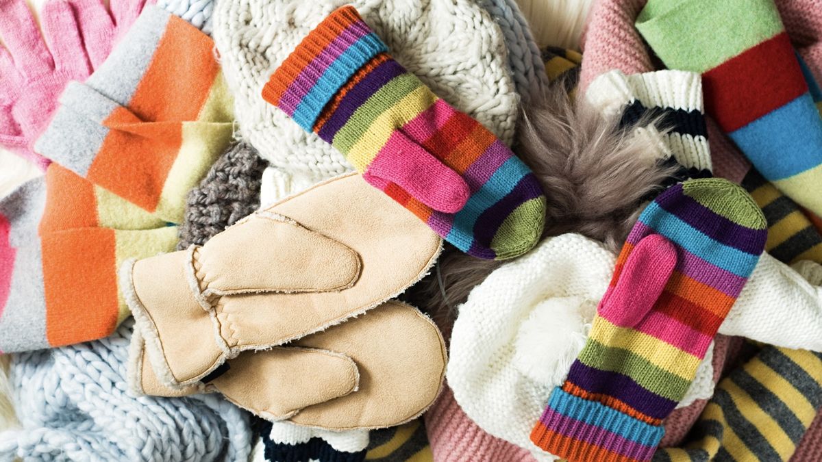 What are three-finger hiking gloves for? | Advnture