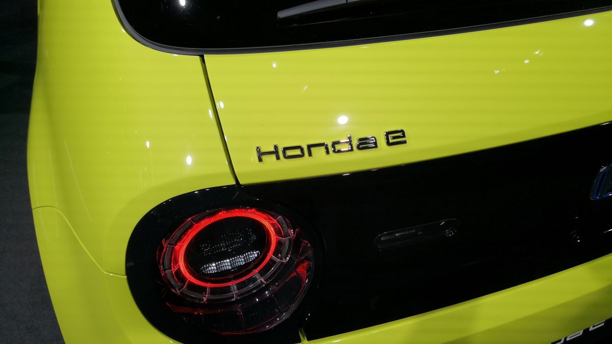 The Honda e comes fully charged with a feast of tech | TechRadar