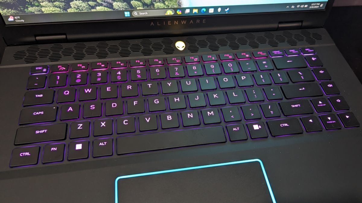 Alienware m16 R2 review: Excellent redesign thwarted by a subpar ...