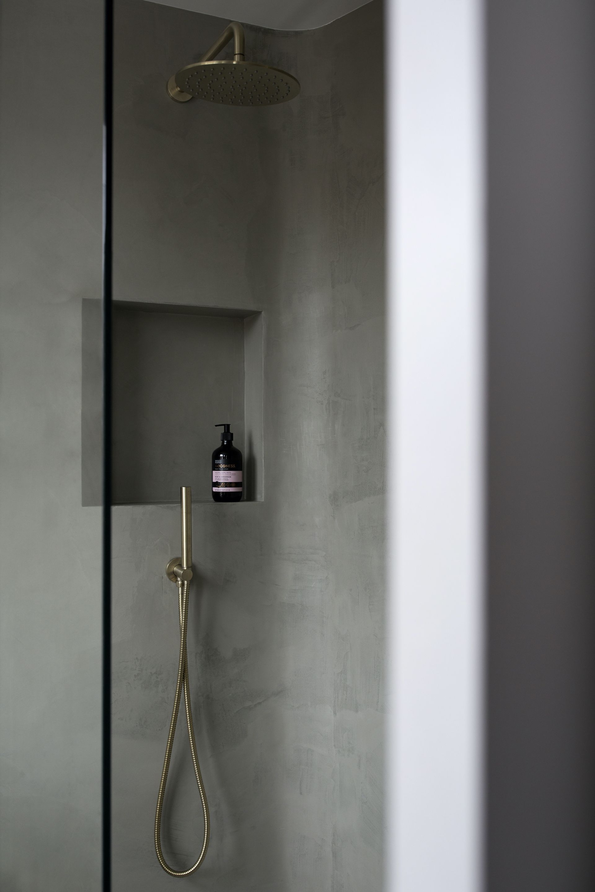 Shower wall ideas: 11 finishes for the walls in your shower | Homes and ...