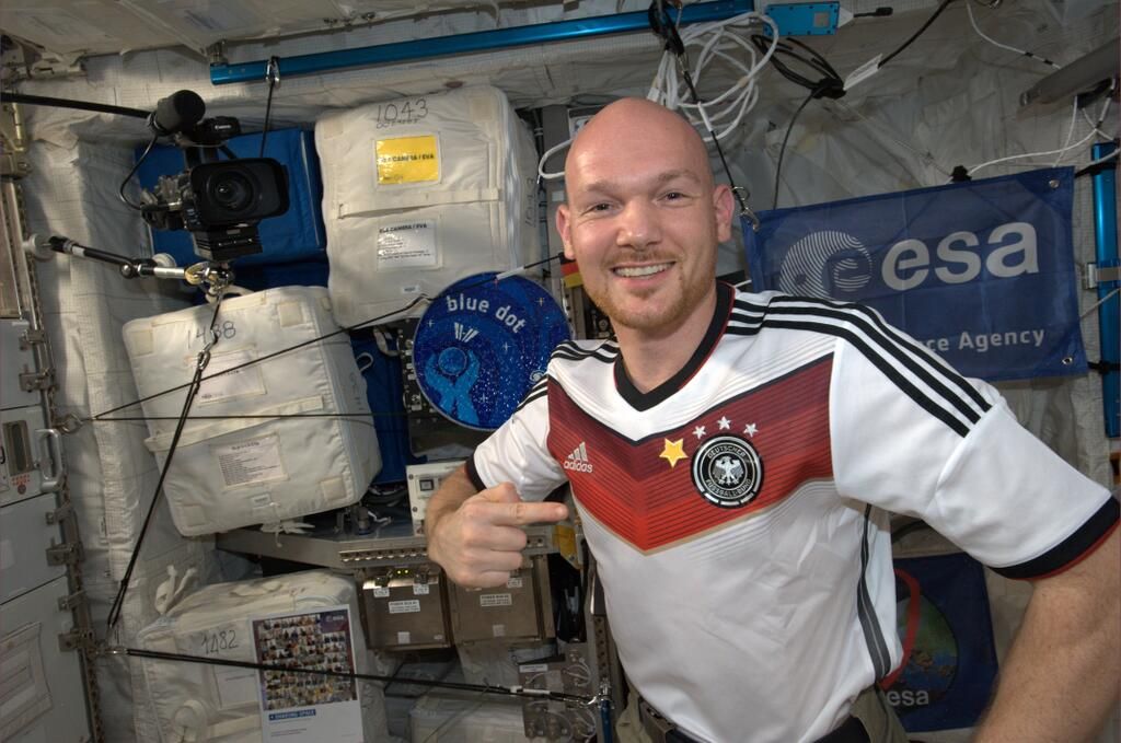 Astronaut Celebrates Germany's World Cup Win from Space (Photos) | Space