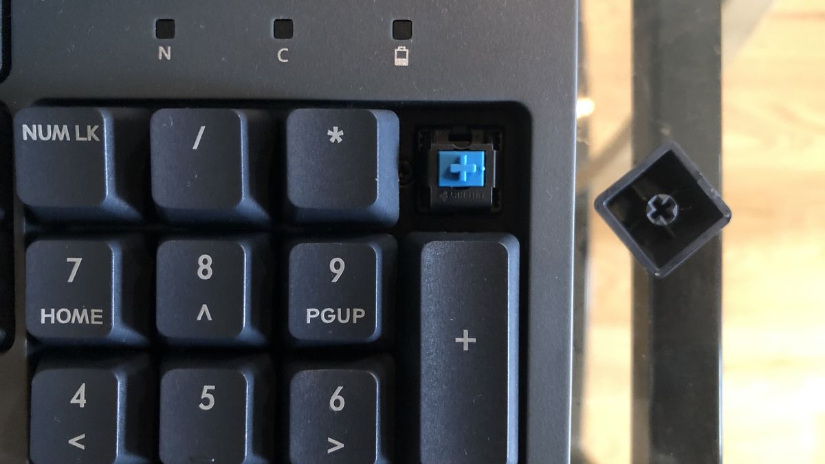 Thermaltake W1 Wireless Mechanical Keyboard Review: Solid Performance ...