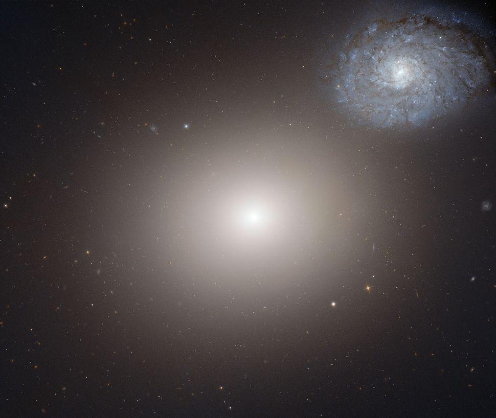 Hubble Telescope Sees Two Galaxies in Cosmic Dance | Space
