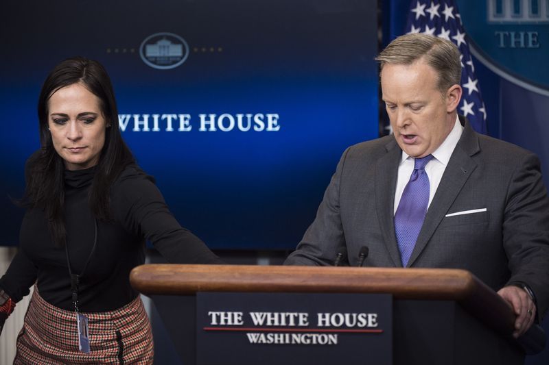 Top Female White House Aides - Women Who Work for President Trump ...