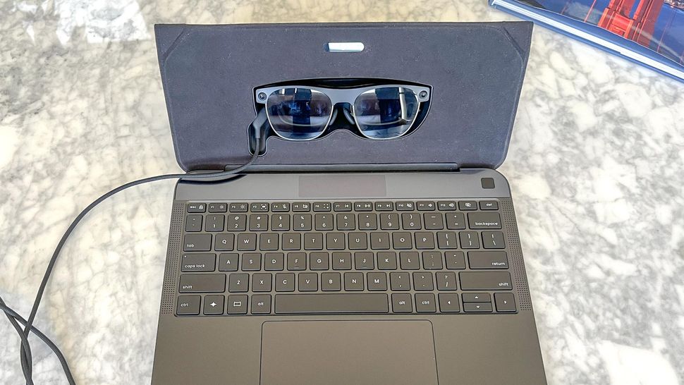 Spacetop G1 hands-on review: The world's first screen-free AR laptop ...