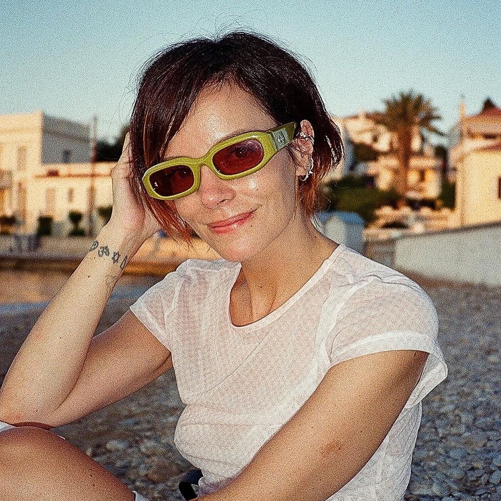 The Micro Bob Haircut Trend Looks So Expensive | Who What Wear