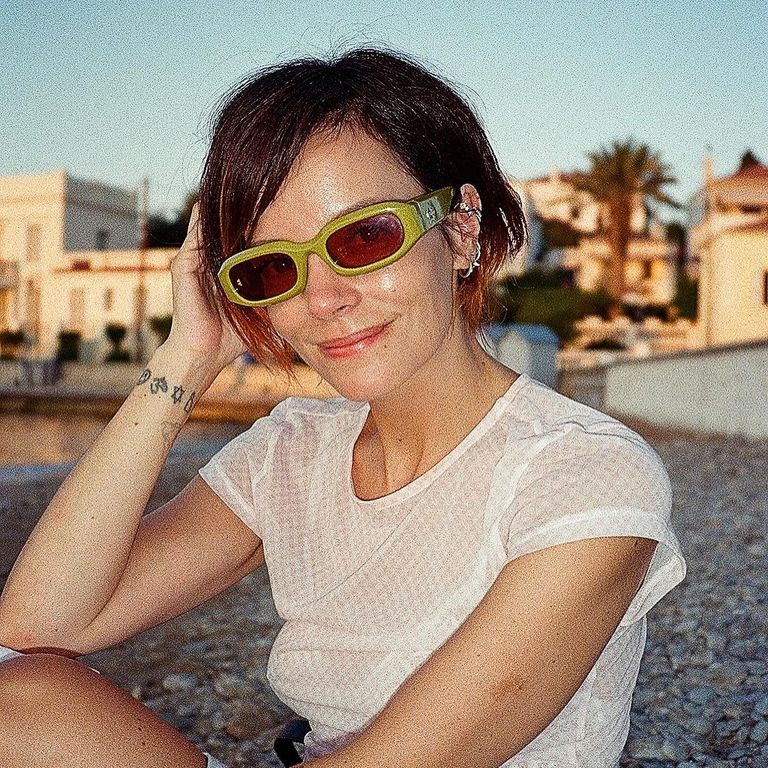The Micro Bob Haircut Trend Looks So Expensive | Who What Wear