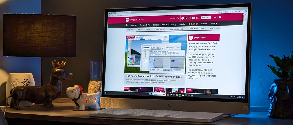 HP Envy Move review: The most adorable all-in-one desktop I've ever ...