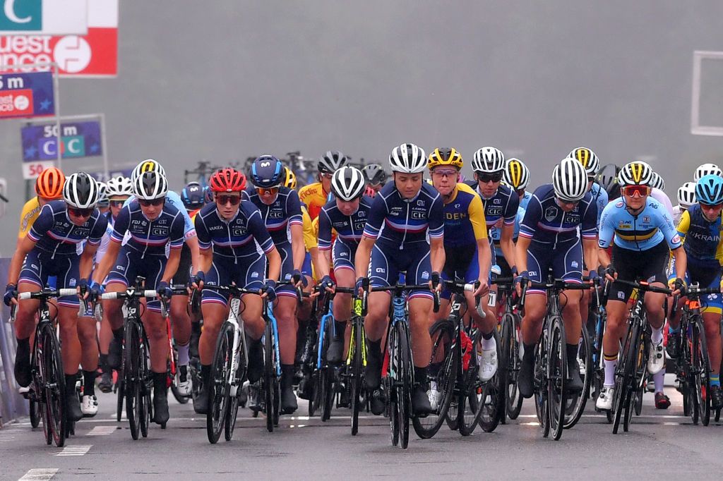 European Championships: Van Vleuten wins elite women's road race title ...