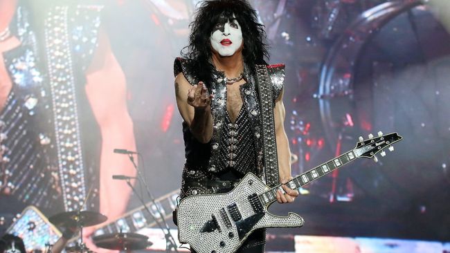 How Kiss built and sustained The Greatest Show on Earth for 50 years ...