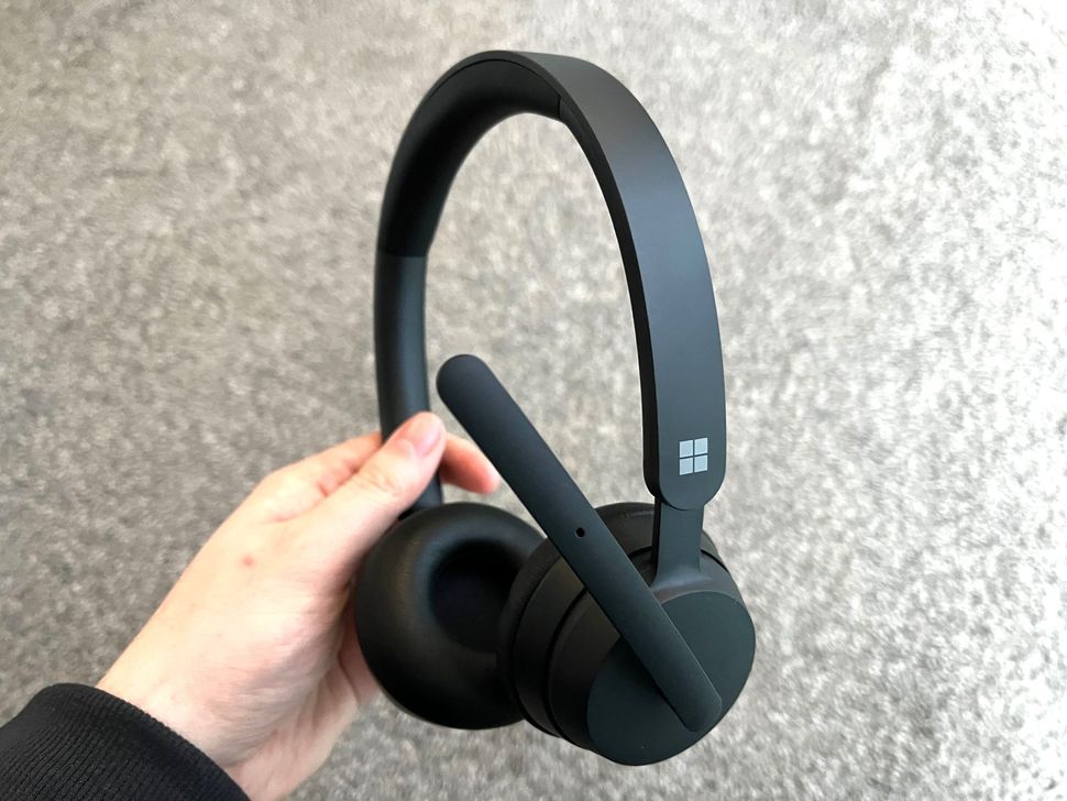 Microsoft Modern Headsets review: Teams conferencing made easy ...