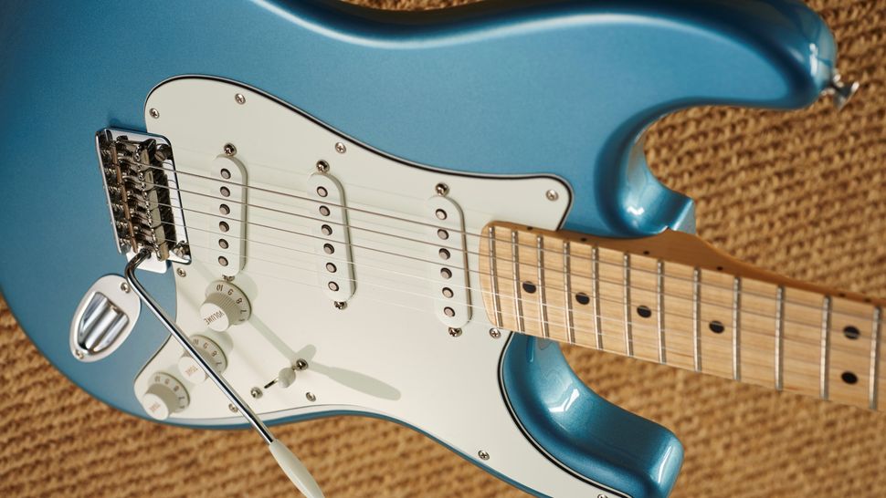 PRS SE Silver Sky vs Fender Player Stratocaster: which is better ...