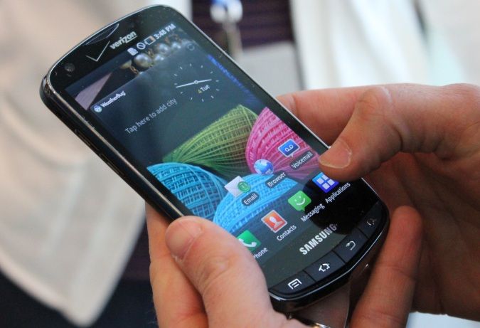 Samsung 4G LTE Smart Phone Sports 4.3-inch Super AMOLED Plus Screen ...