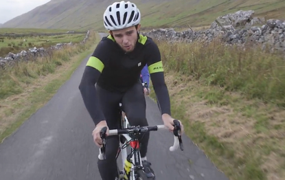 How to use hand signals on group rides | Cycling Weekly