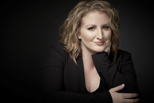 Mandy Moore on 'The Life of Chuck' and Teaching Tom Hiddleston to Dance ...