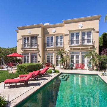 Tom Jones has sold his Beverly Hills mansion and quit the US | Ideal Home
