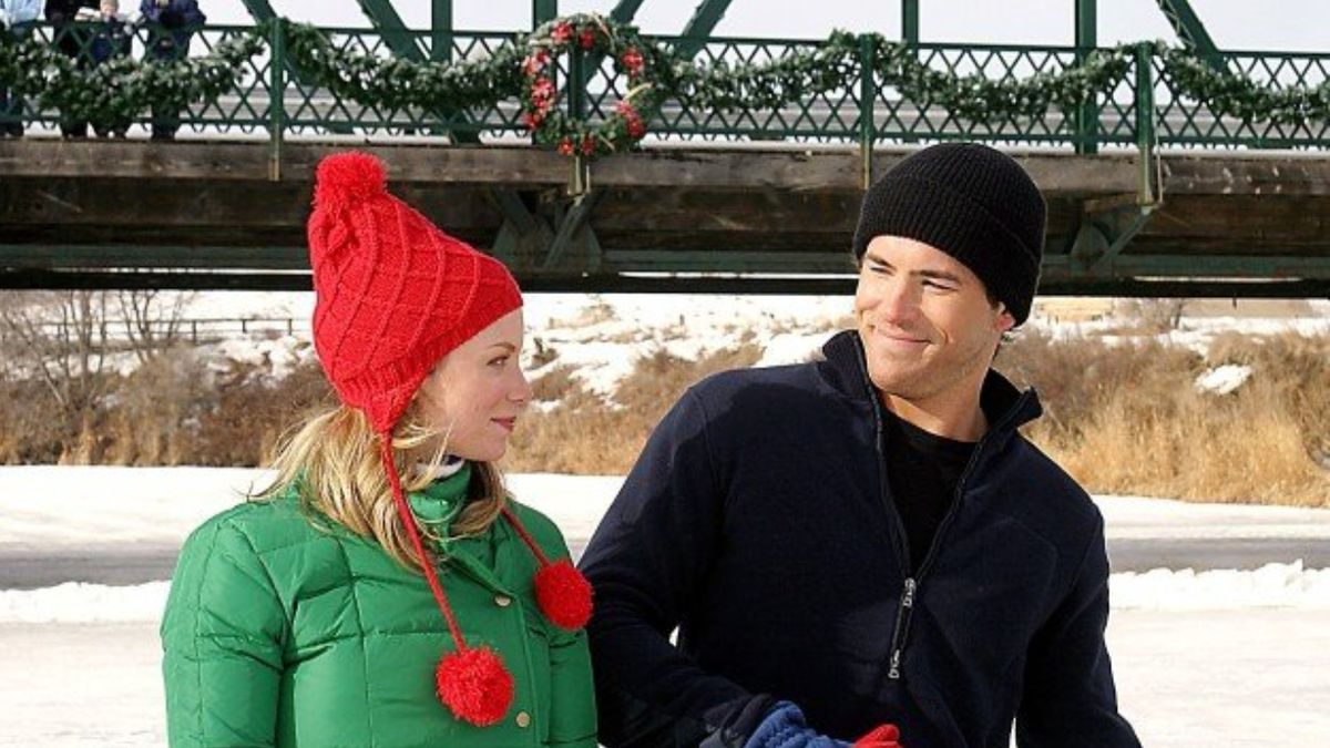 20 Holiday-Themed Movies That Aren't Technically Christmas Movies, But ...