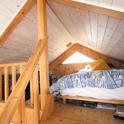 Britain’s most expensive beach hut for sale for £280,000 | Ideal Home