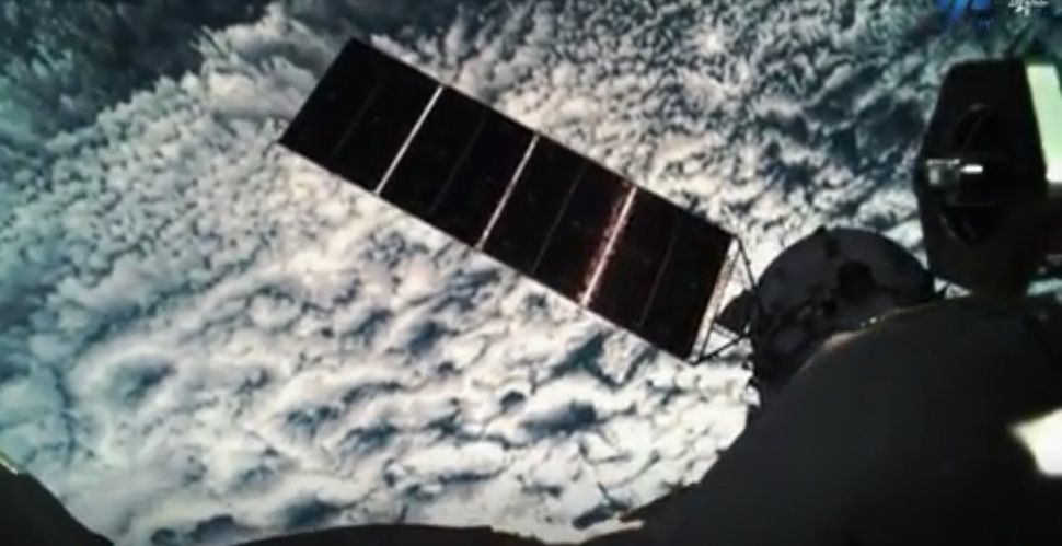 See amazing video of China's space station from its robotic arm | Space