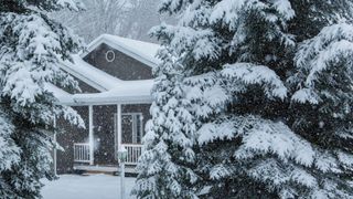 Check Your Roof for 3 Ice Dam Warning Signs After Snow | Homes and Gardens