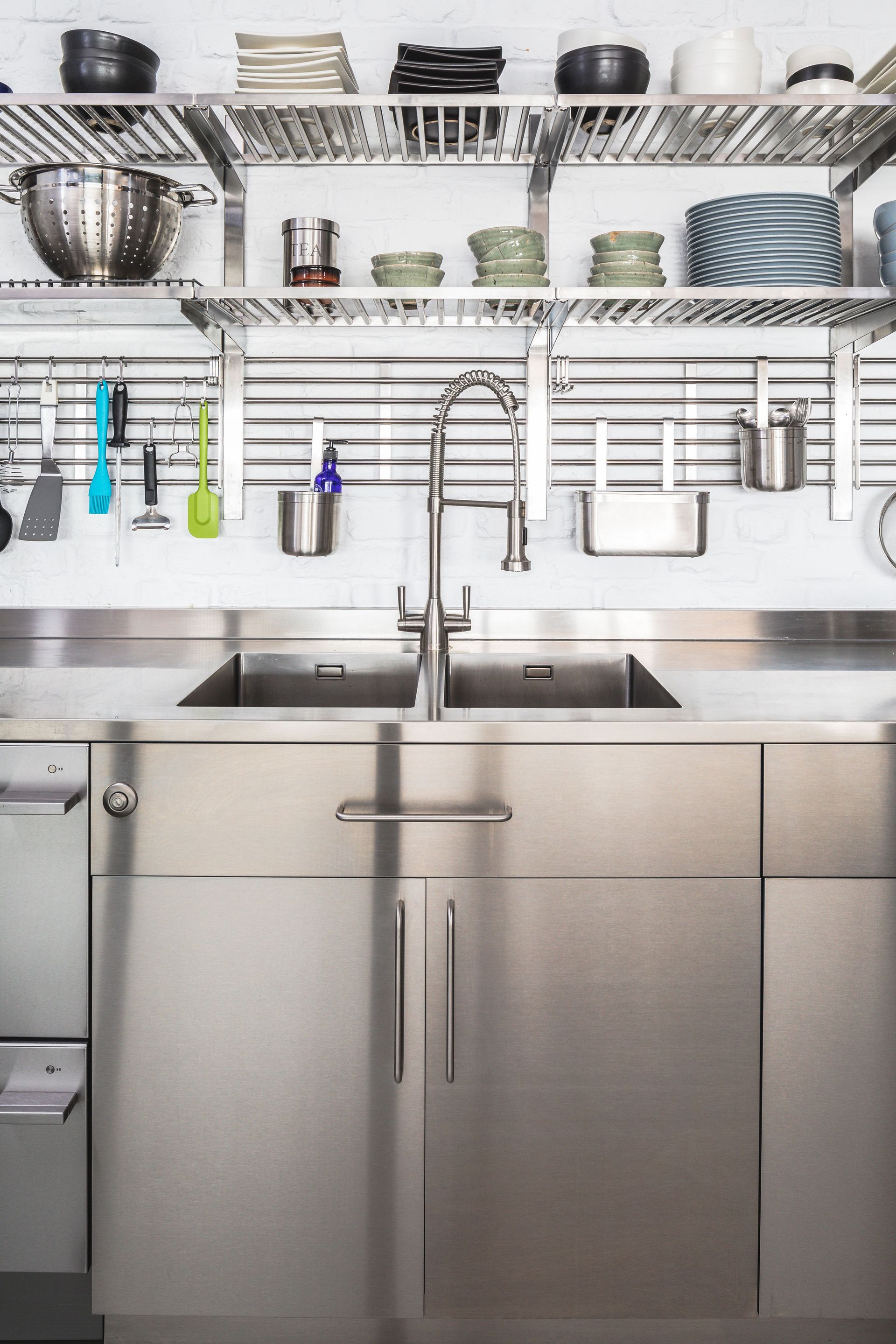 Stainless steel kitchens are the new luxe trend to try | Livingetc