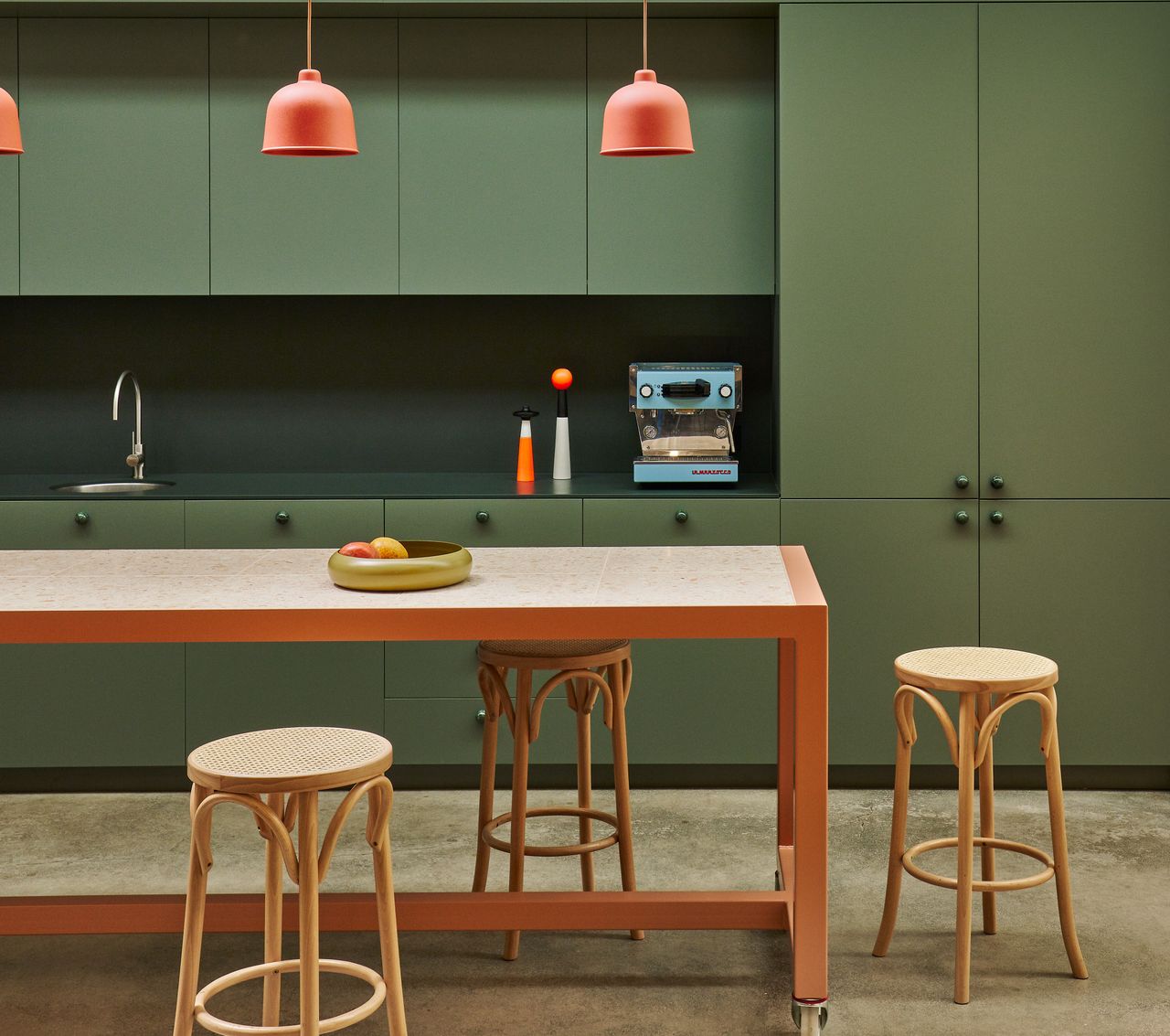 This color-pop trick is the best way to update your kitchen | Livingetc