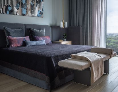 Should I choose light or dark bed sheets? | Livingetc