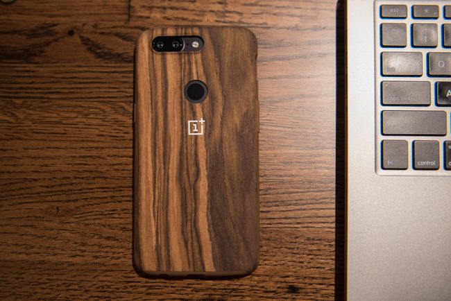 Here are all the official OnePlus 5T cases | Android Central