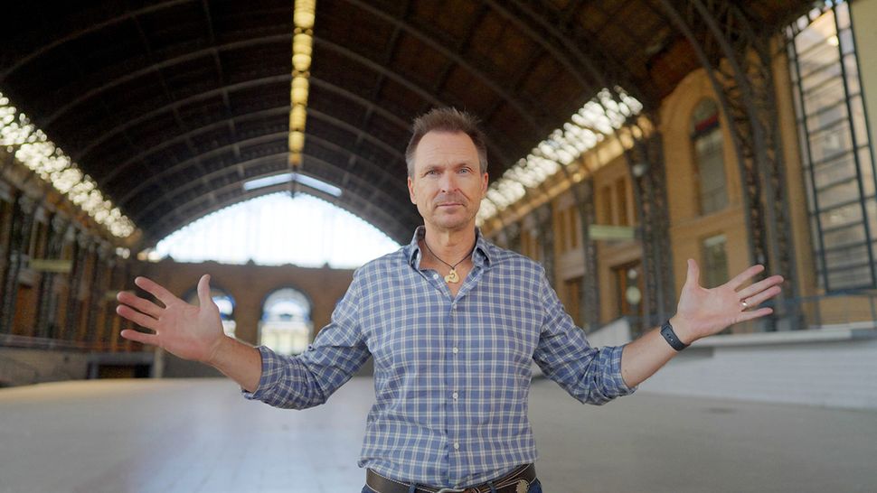 Phil Keoghan Just Admitted ‘The Worst’ Amazing Race Idea He’s Heard ...