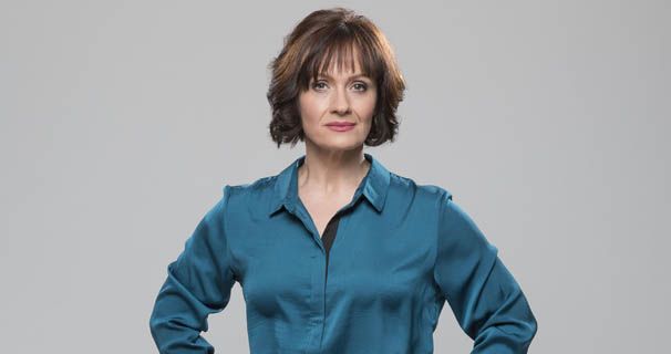 Emma’s romantic night goes awry | Episode | Doctors | What's on TV ...