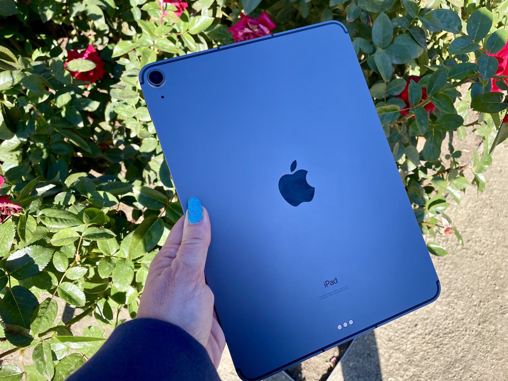 iPadOS 15.4 will let iPad volume buttons change function based on ...