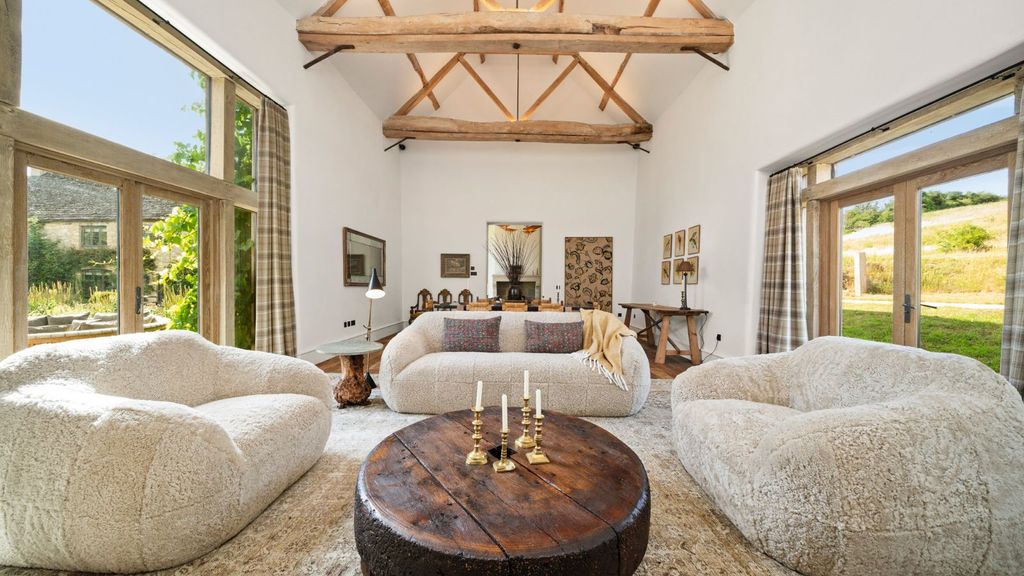 A look inside Dua Lipa's London home | Homes and Gardens