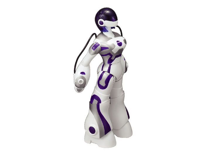 Sega toy robot walks, talks, kisses all and sundry | TechRadar