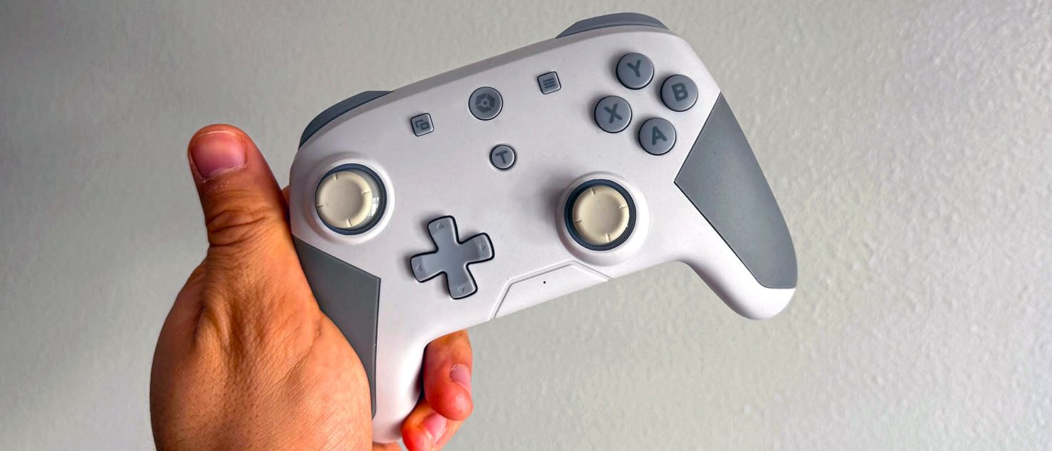 The Gioteck Smart TV+ controller is the budget wireless controller for ...