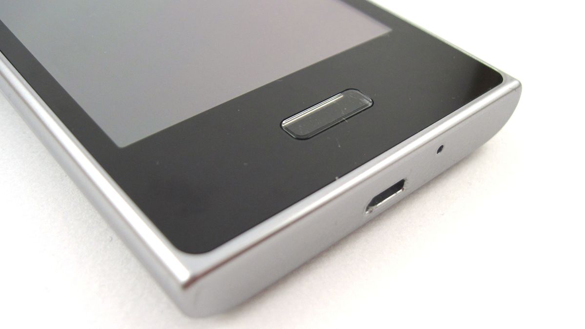 Design and feel - LG Optimus L3 review - Page 2 | TechRadar