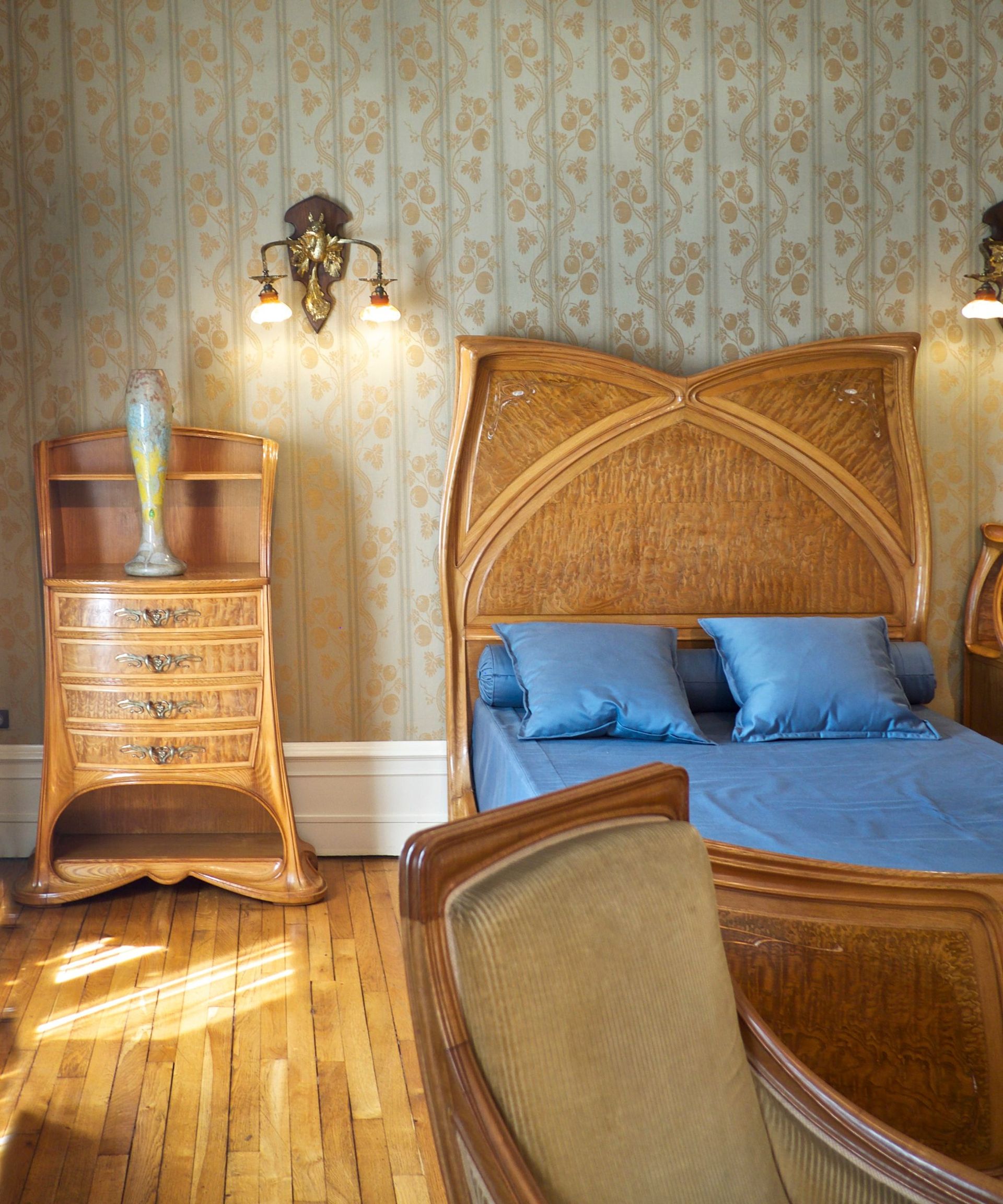 What is Art Nouveau? Designers explain this elaborate design style ...