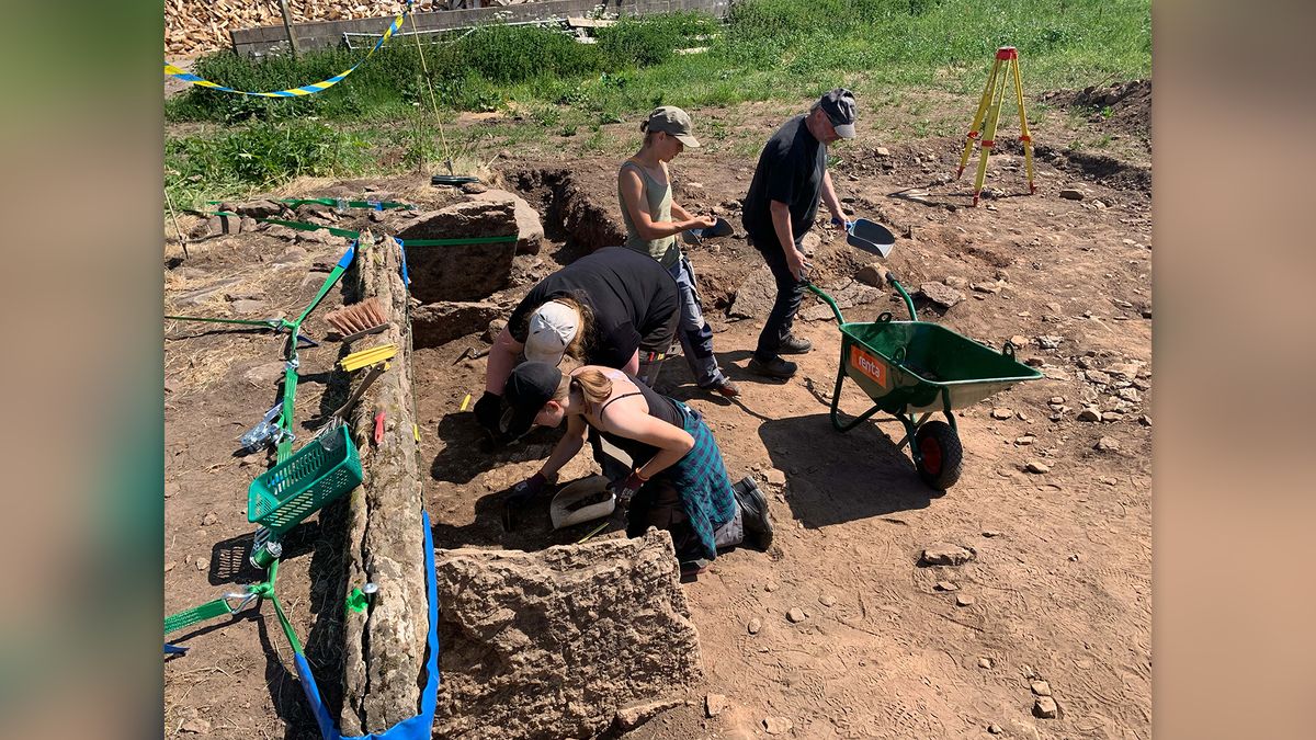 One of Sweden's oldest stone tombs is mysteriously missing skulls ...