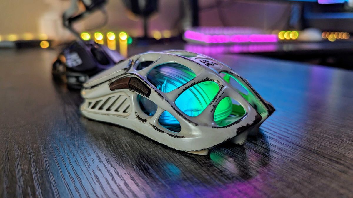 This awesome sci-fi gaming mouse almost won me over completely, but ...