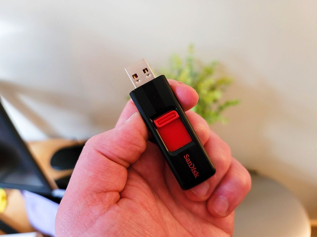 SanDisk Cruzer USB 2.0 review: Slow speeds make this reliable drive a ...