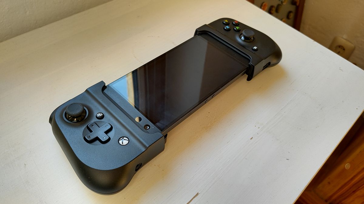 GameVice Flex Xbox cloud gamepad review: Improving the Razer Kishi ...